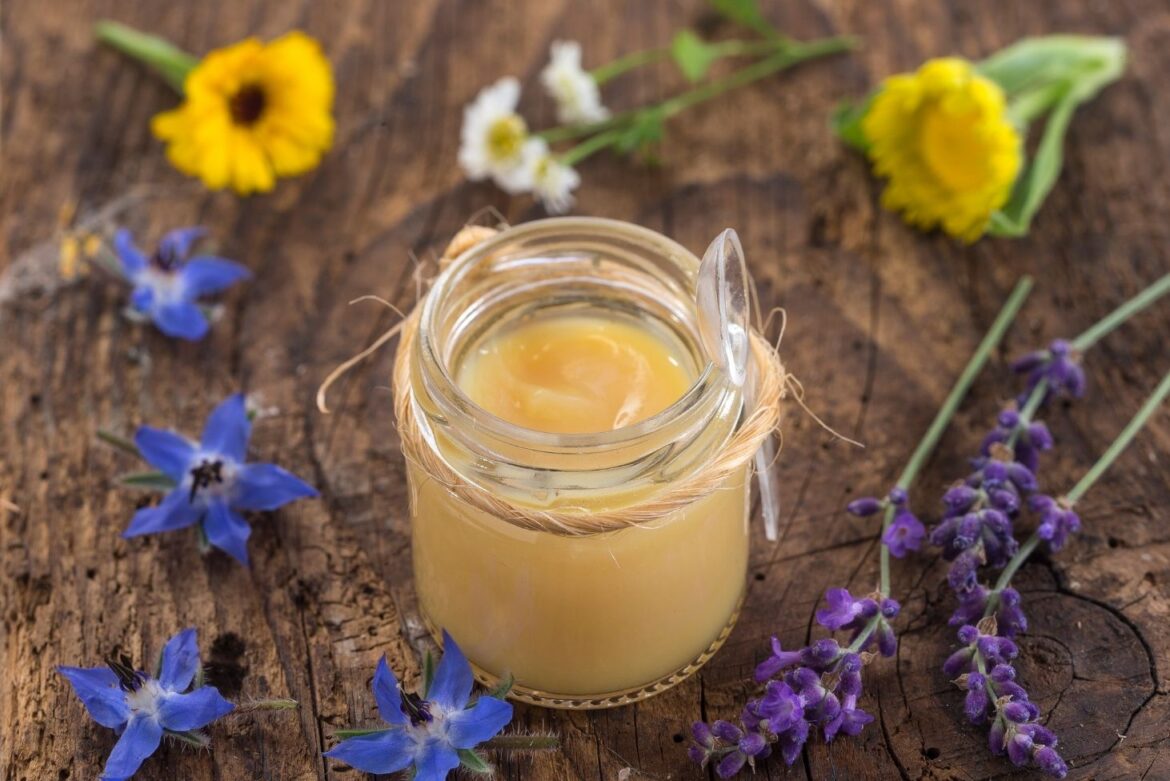 6 Effective Home Remedies for Hyperthyroidism with Recipes