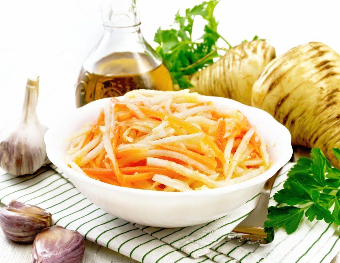How to Make Parsley Root Salad - 7 Amazing Health Uses